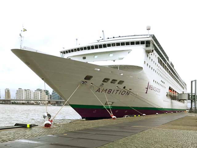 Cruiseschip ms Ambition van Ambassador Cruise Line aan de Cruise ...