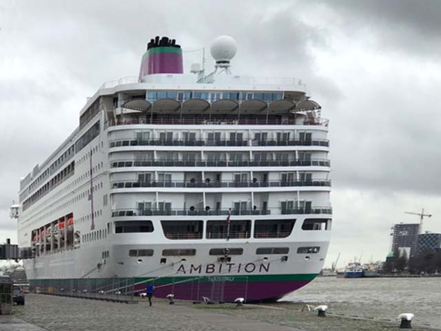 Cruiseschip ms Ambition van Ambassador Cruise Line aan de Cruise ...